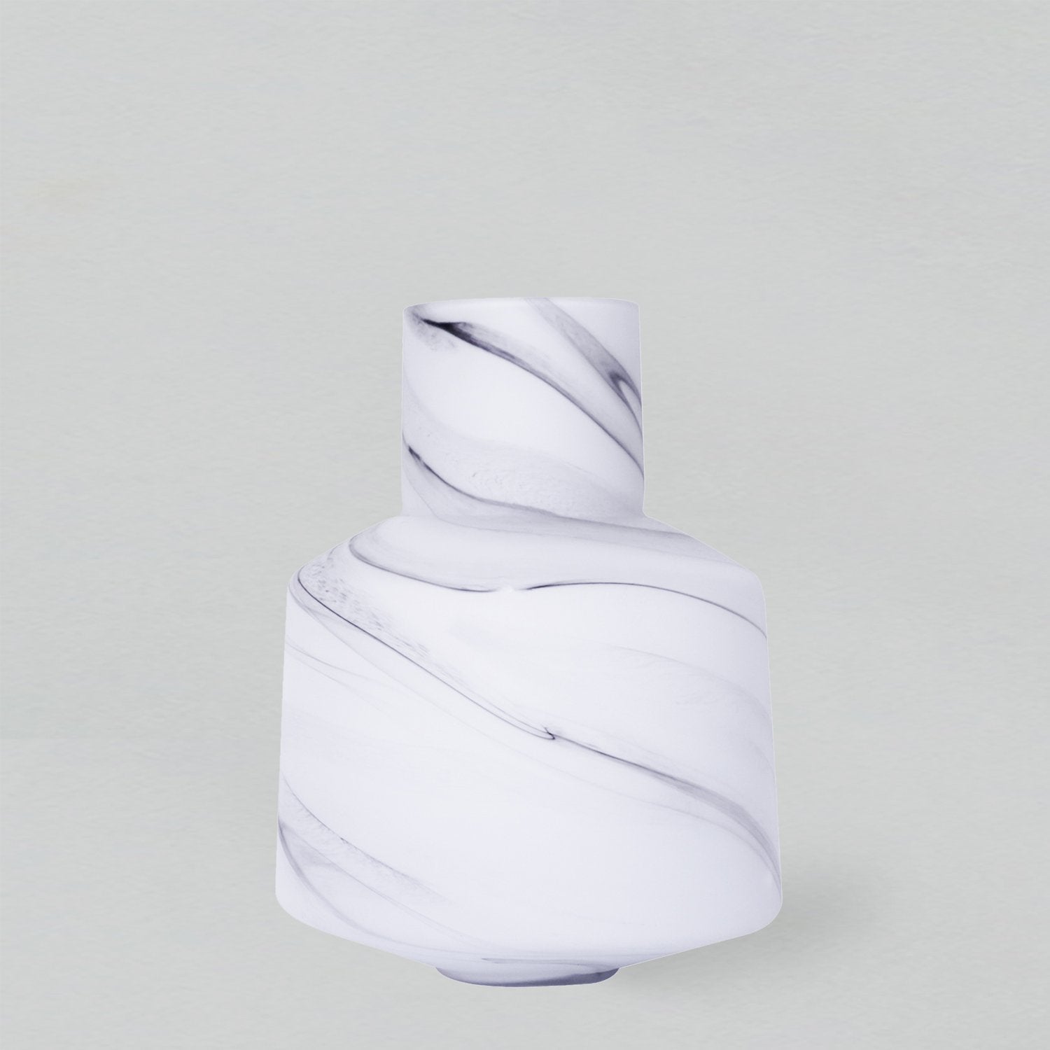 White Medea Vase – The Floral Atelier